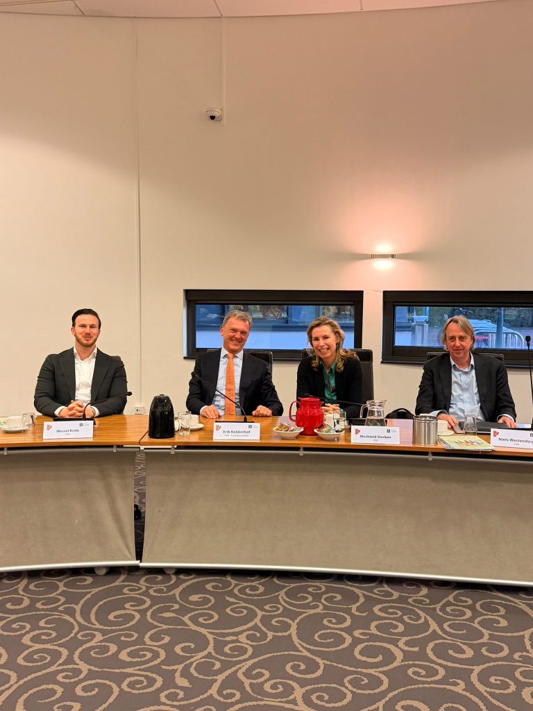 Nieuwe fractie op 1 april 2026 geïnstalleerd - LAREN
